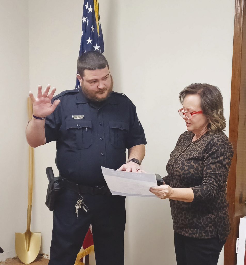 Walters sworn in as Gore police chief - Sequoyah County Times