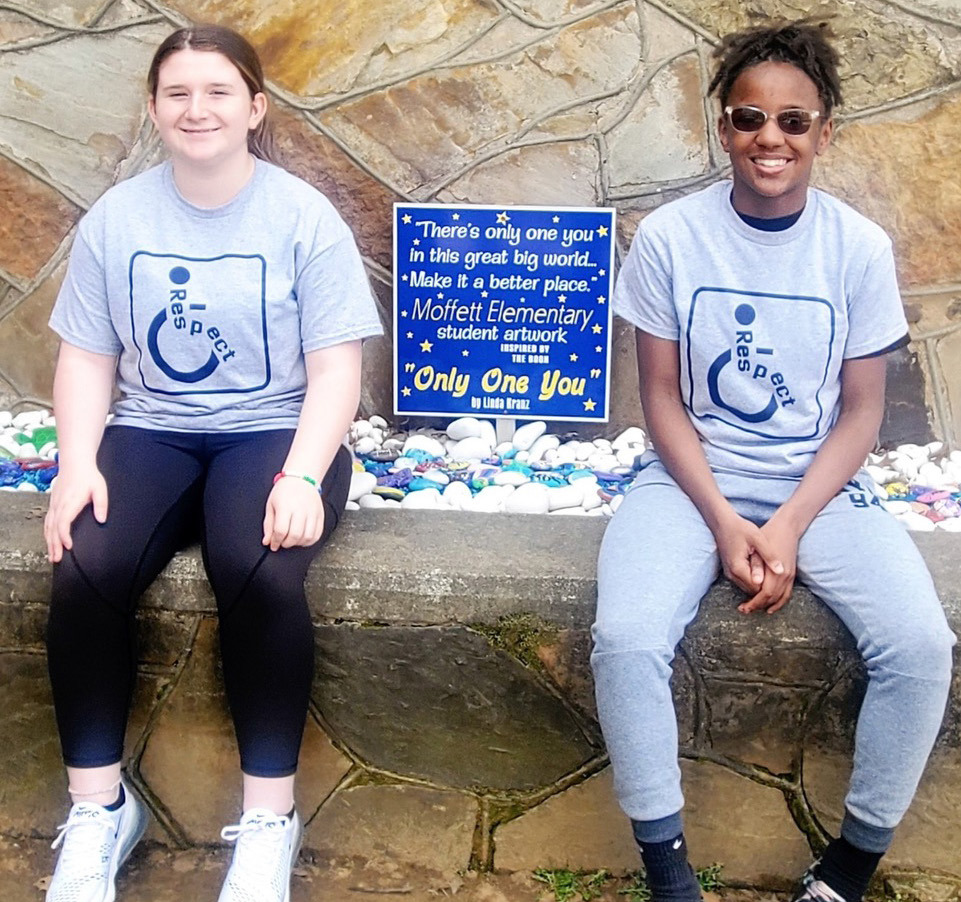 Moffett students win ‘Peer Mentoring’ T-shirt design contest - Sequoyah ...