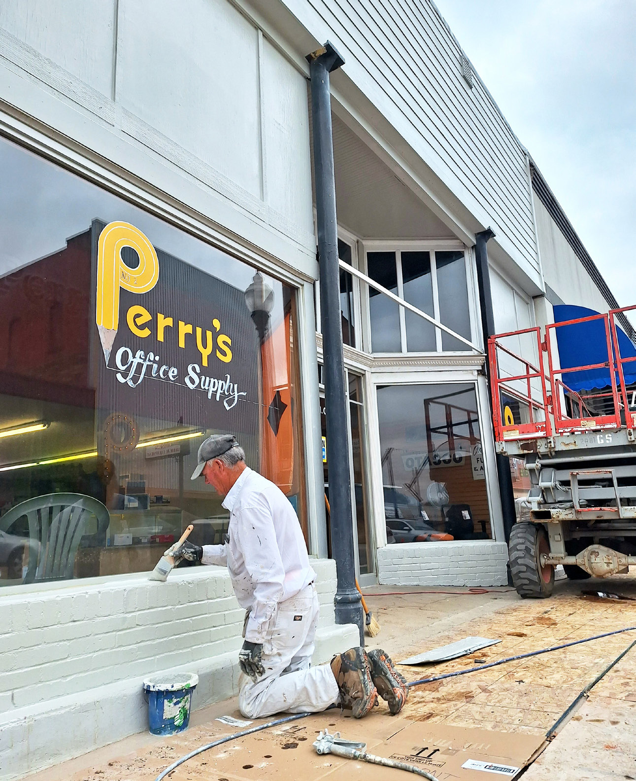 Perry’s Office Supply completes facade facelift - Sequoyah County Times
