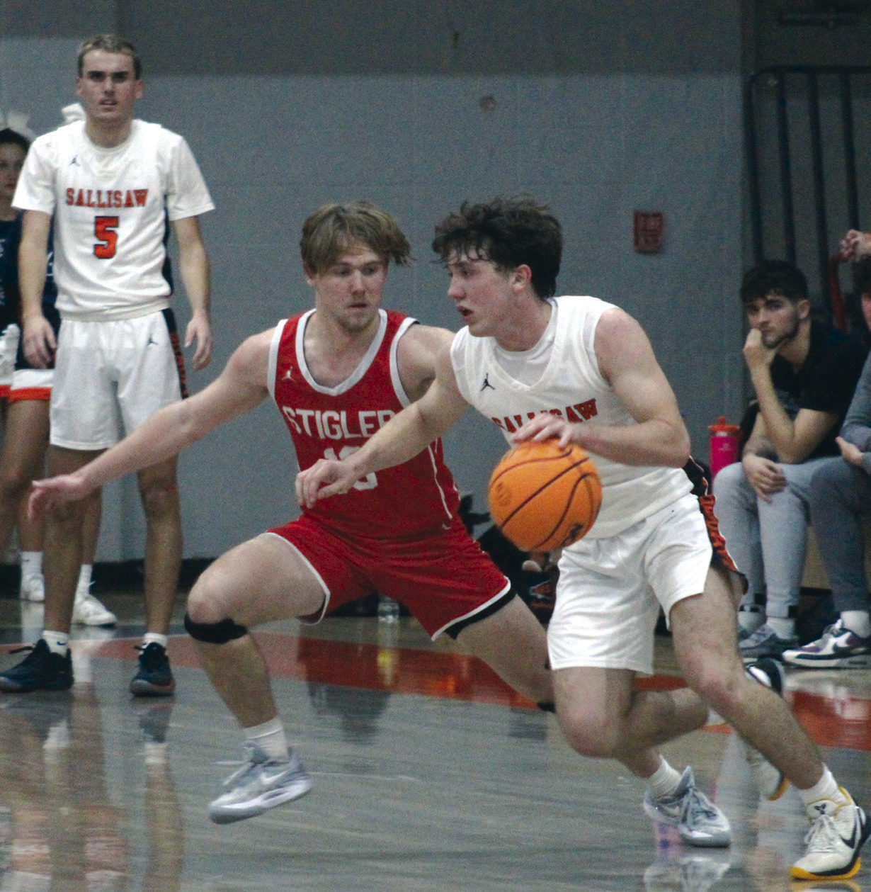 Sallisaw teams split, Central boys win, Vian teams lose on Day 1 of SCT - Sequoyah County Times