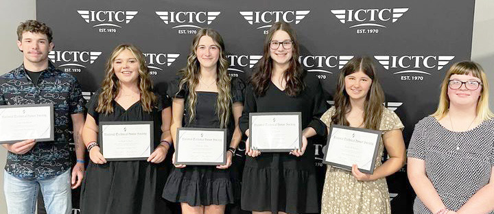 Muldrow students inducted - Sequoyah County Times