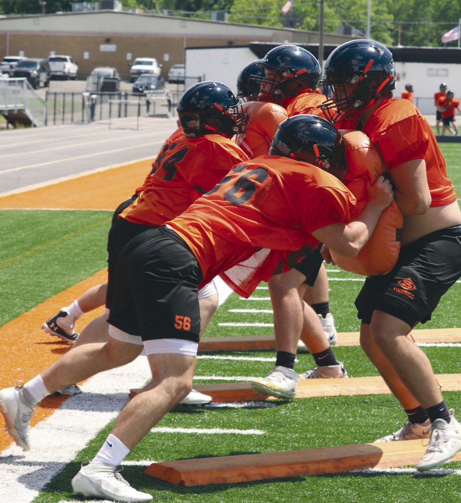 Black Diamonds spring football practice gets underway - Sequoyah County Times