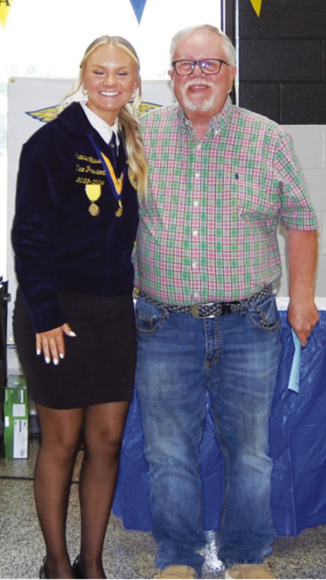 Ted Howell scholarship presented - Sequoyah County Times