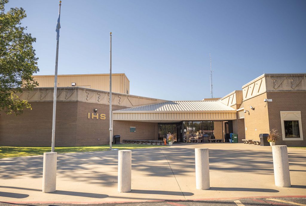 Chief Hoskin signs Council resolution supporting compact discussions ...