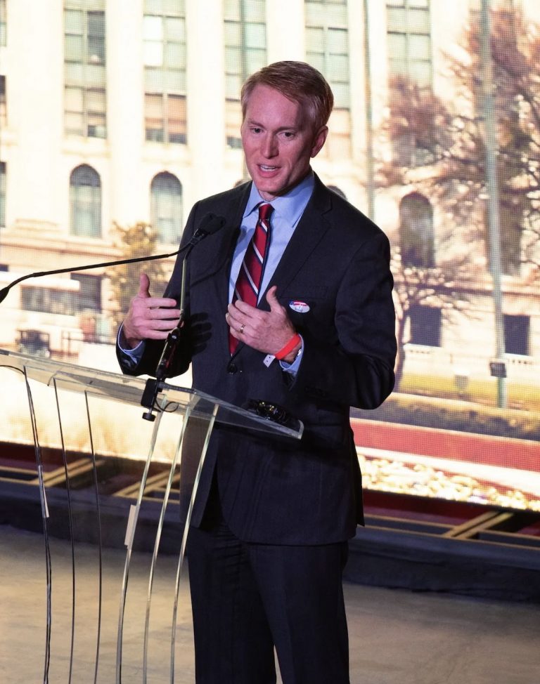 Oklahoma Senators weigh in on EPA’s contrails report - Sequoyah County ...