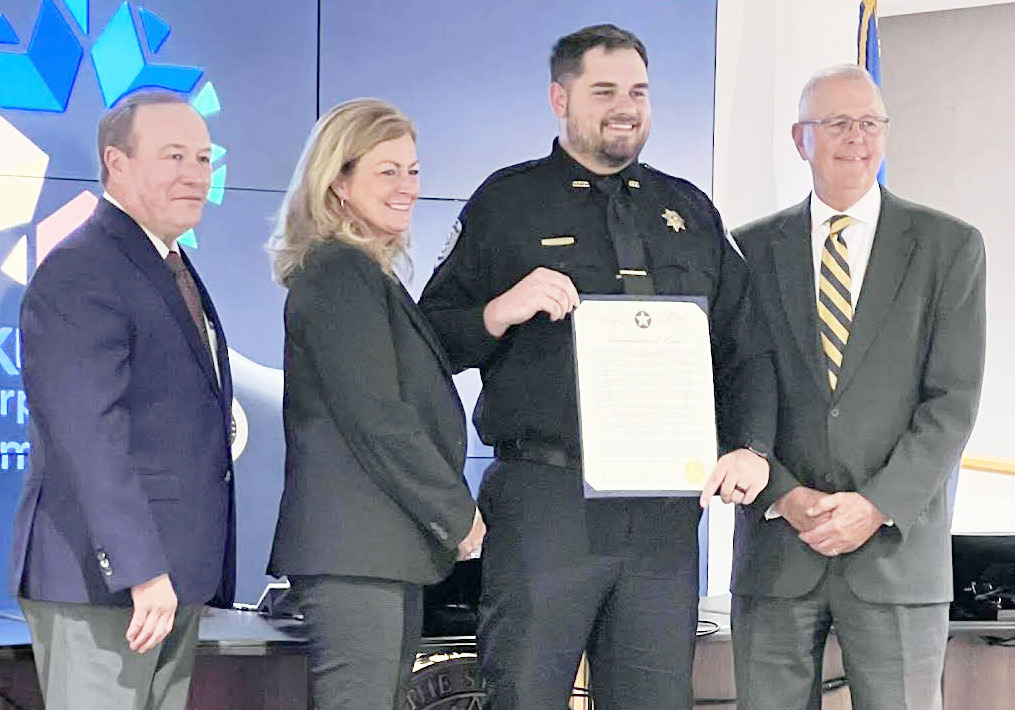 Oklahoma officer honored for heroic rescue on I-40 - Sequoyah County Times